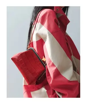 Jacquemus The Berlingot Small Clasp Bag