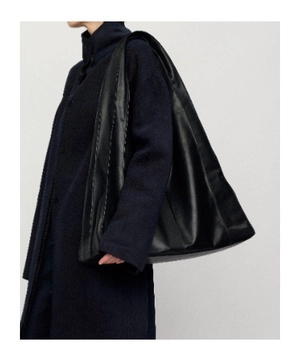 RUOHAN Toba Leather Shoulder Bag