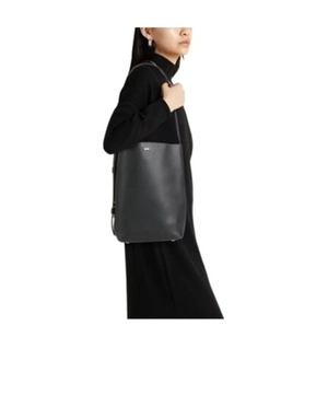 Max Mara Plain Colour Shoulder Bags