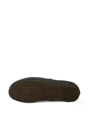 VANS Classic Slip-on Sneakers