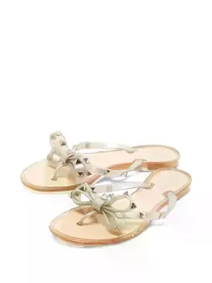 Valentino Garavani Rockstud Bow Flip Flops
