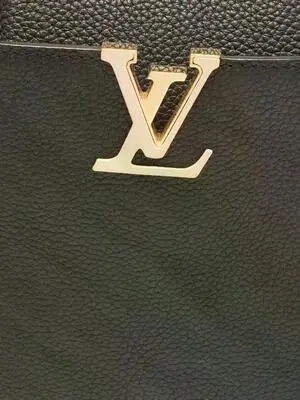 LOUIS VUITTON Capucines Bb Tote Bag - Black