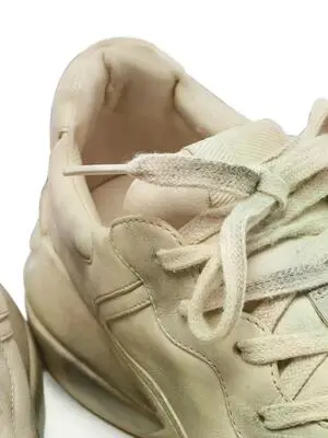 Gucci Rhyton Lips Print Sneakers - Neutrals