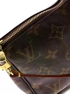 LOUIS VUITTON Pochette Accessoires Bag