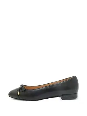 STUART WEITZMAN Stuart Weitzman Black Leather Round Toe Ballet Flats With Bow Detailing