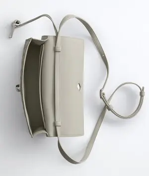 Bottega Veneta Andiamo Clutch 25