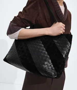 Bottega Veneta Small Intrecciato Zipped Tote