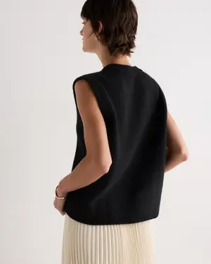 Quince 100% Yak Crewneck Sweater Vest