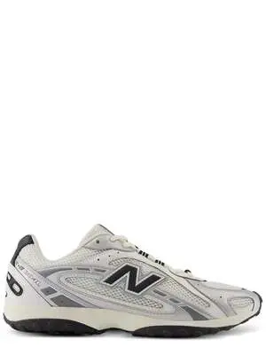 NEW BALANCE Multi-piece Upper Sneaker With Embossed Coating & Vintage Traction - Argento