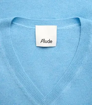 ALLUDE Cashmere V-neck Sweater