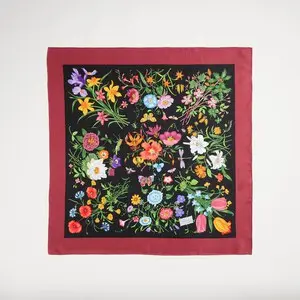 Gucci Printed Silk Twill Carr - Black