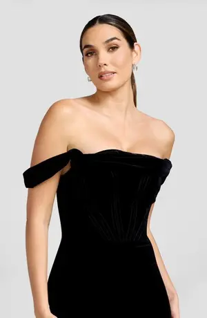 Dress The Population Melania Off The Shoulder Velvet Gown
