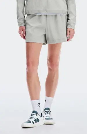 On Courtside Eaze Shorts - Brume