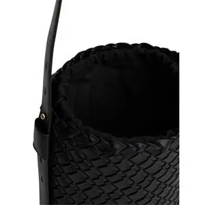 Tommy Hilfiger Woven Shoulder Bag With Logo Detail