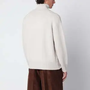 Soft Goat Cashmere Turtleneck Sweater