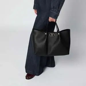 Valentino Garavani Large Rockstud Leather Shopping Bag