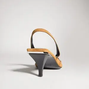 Gucci Vittoria Slingback Pumps With Horsebit Detail - Maroon