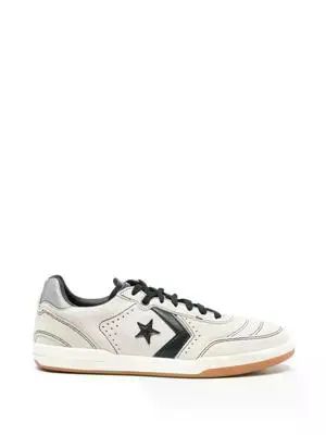CONVERSE Star Chevron Sneakers - Neutrals