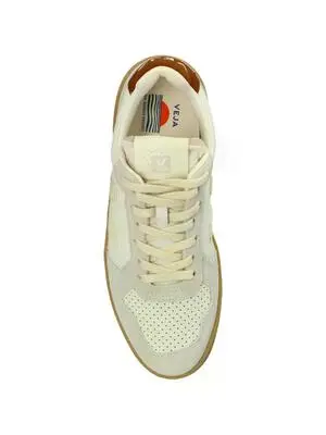VEJA V-82 Sneakers - Neutrals