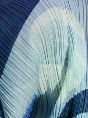 Issey Miyake Abstract-print Pleated Blouse