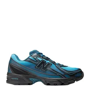 NEW BALANCE 740 Color-block Lace-up Sneakers