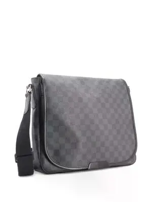 LOUIS VUITTON Damier Graphite Daniel Messenger Bag Mm - Black