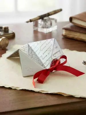 GINORI 1735 Delta Origami Paperweight