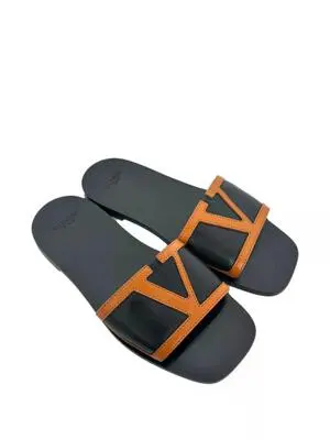 Valentino Garavani Viva Superstar Vlogo Sandals