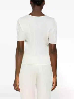 Issey Miyake White Pleated V-neck T-shirt - Neutrals