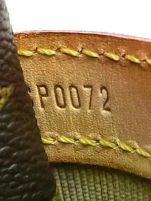 LOUIS VUITTON 2002 Monogram Reporter Pm Crossbody Bag