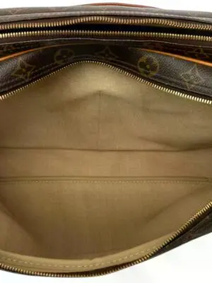 LOUIS VUITTON 2002 Monogram Reporter Gm Crossbody Bag