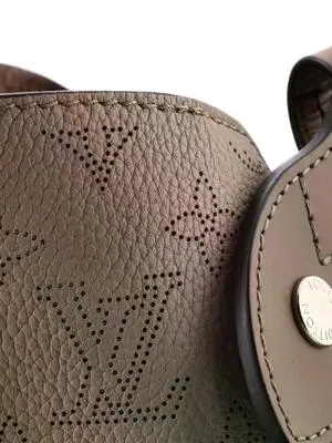 LOUIS VUITTON Mahina Leather Pm Shoulder Bag - Neutrals