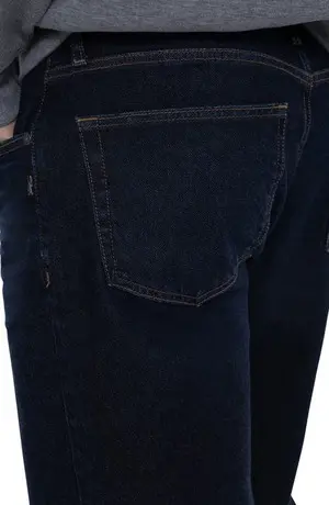SILVER JEANS CO. Relaxed Straight Leg Jeans