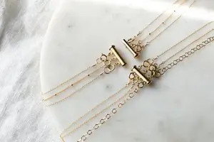 SET & STONES Layered Necklace Clasp Detangler