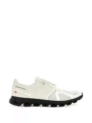 On 6 Sneakers With Paneled Design And Rubber Sole - White