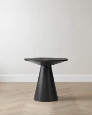 Quince Oak Pedestal End Table - Black