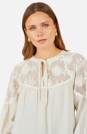 YUMI Lace Relaxed Boho Shirt