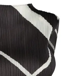 Issey Miyake Sleeveless High Neck Geometric Top - Charcoal-grey