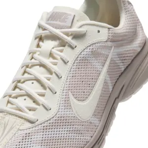 Nike Zoom Streak 3 Athletic Shoes - Brown