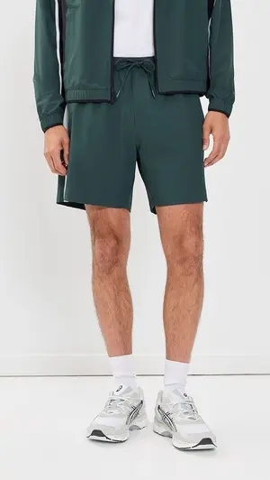 Vuori Crosscourt Pro Shorts Unlined 7 - Hemlock