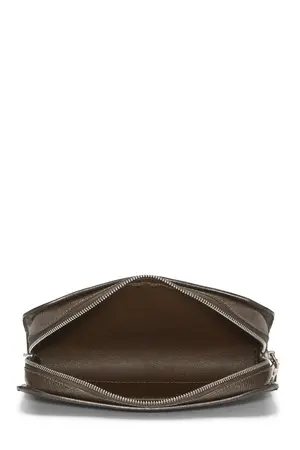 LOUIS VUITTON Taiga Pochette Baikal