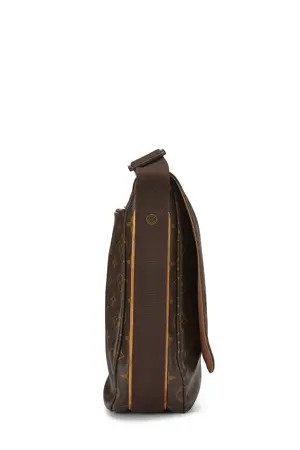 LOUIS VUITTON Monogram Beaubourg Weekender