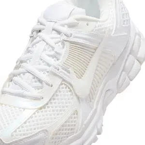 Nike Solid Color Sneakers