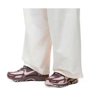 Nike Low-top Lace-up Sneakers - Nude