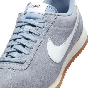 Nike Solid Color Sneakers - Gray