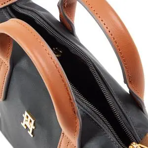 Tommy Hilfiger Lightweight Crossbody Bag