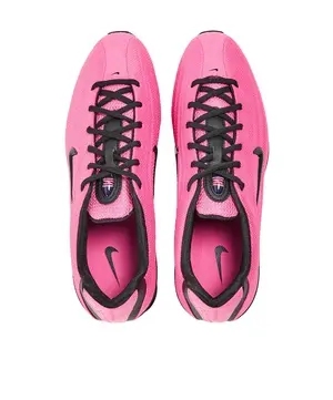 Nike Solid Color Sneakers - Pink