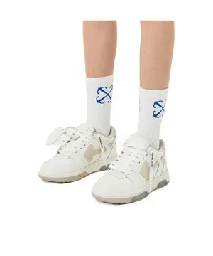 Off-White Lowtop Sneaker