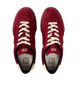 VEJA Low-top Trainers - Red