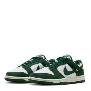 Nike Low Top Sneakers - No
